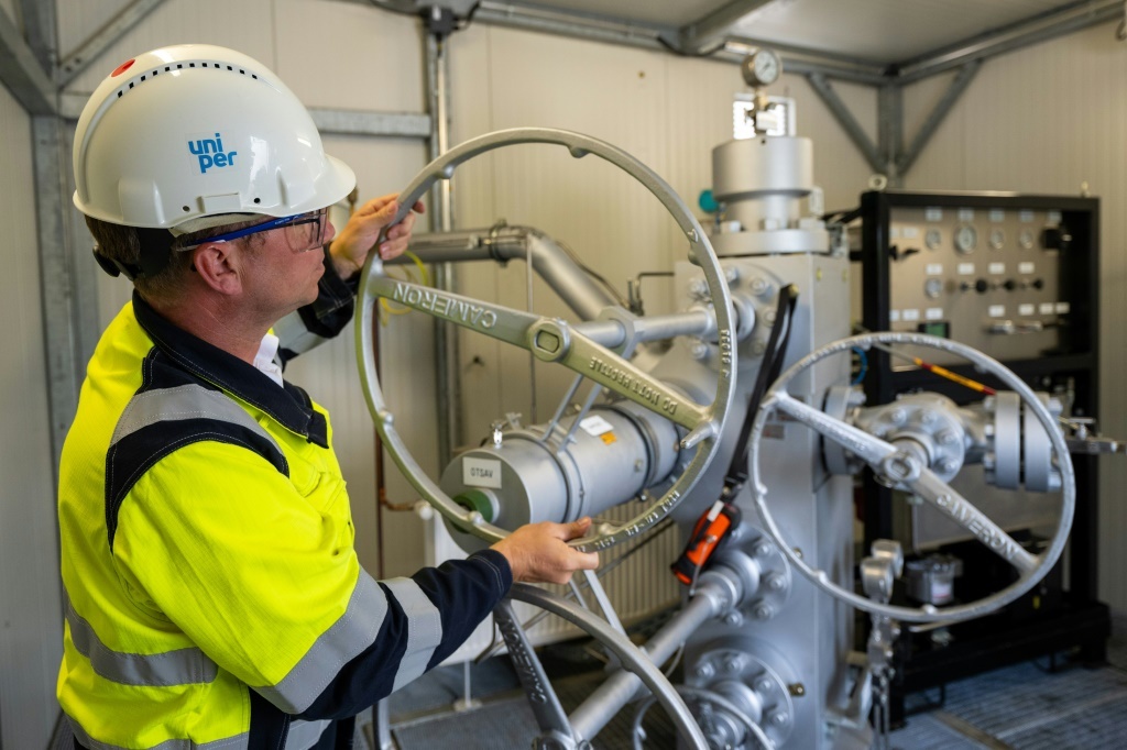 Germany reaches deal to nationalise troubled gas giant Uniper