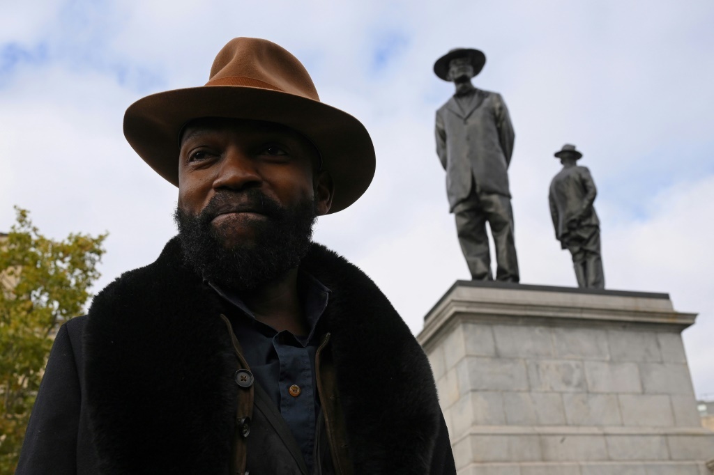 Anti-colonialist sculpture unveiled in London's Trafalgar Square
