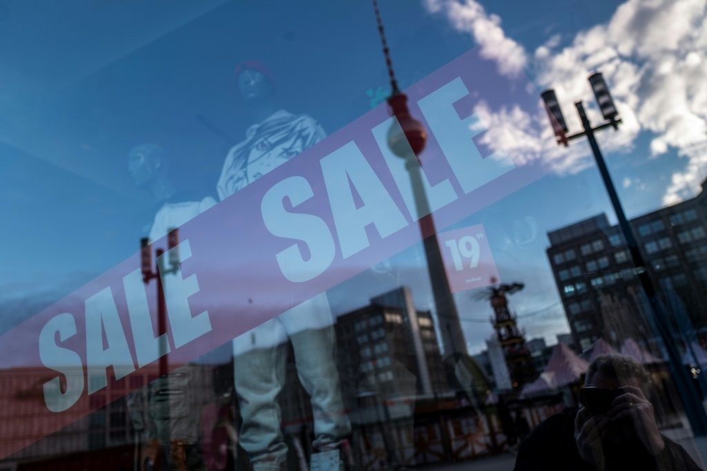 Eurozone inflation falls for second month