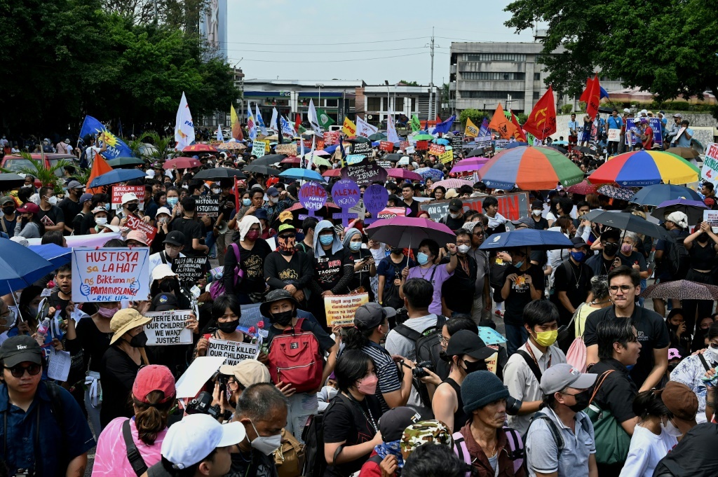 Philippine protesters celebrate 'People Power' ousting of Marcos Sr