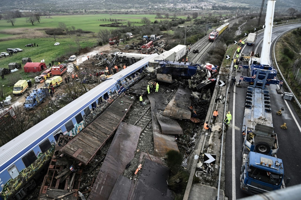 Greek trains partially resume after rail disaster