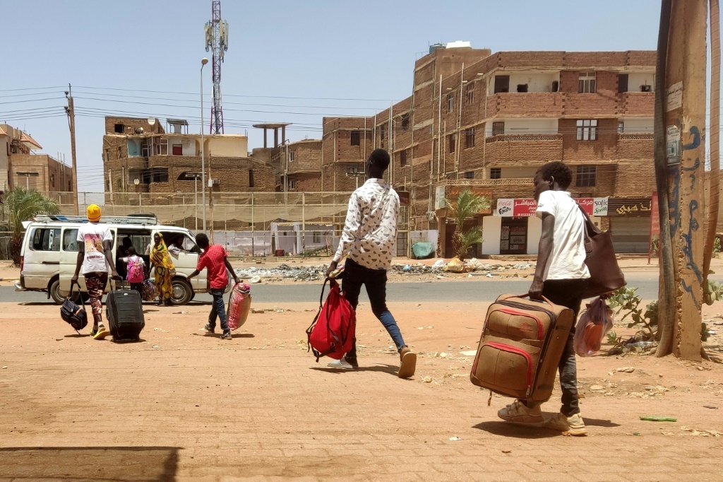 UN urges $3 bn aid for Sudan and refugees