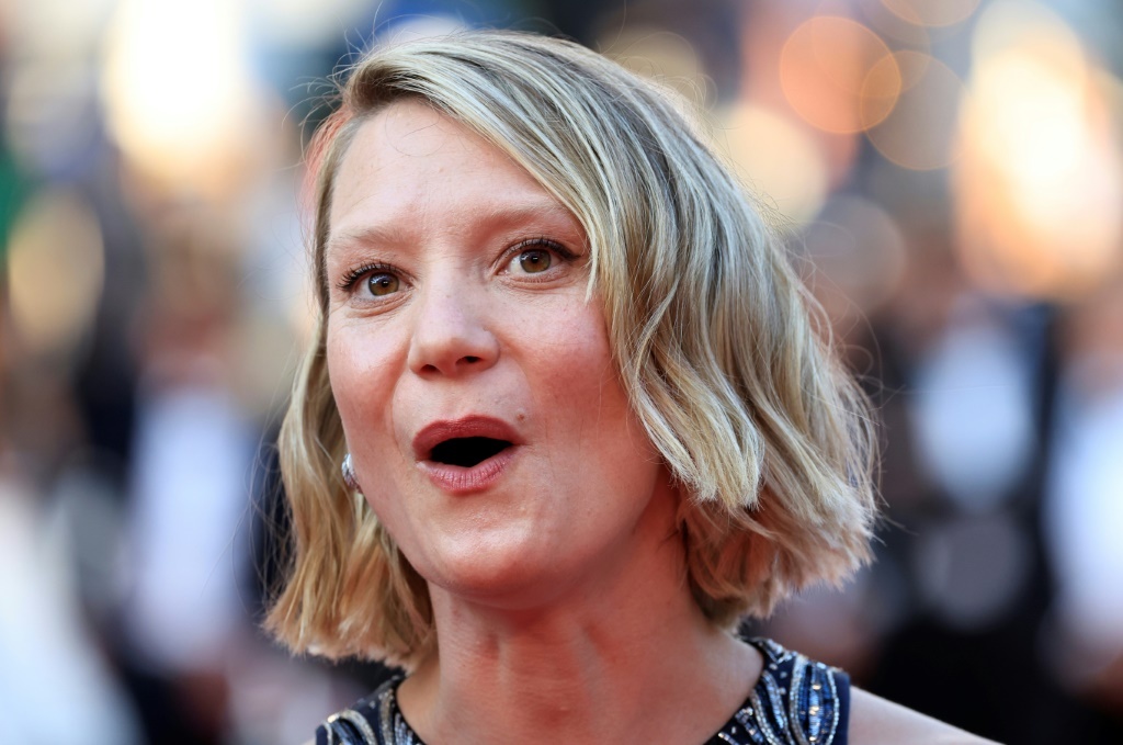 Cannes queasy over vomit-eating dieting drama