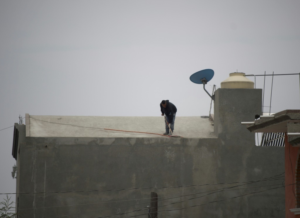 Shaking roofs, frayed nerves as Mexico's 'Popo' volcano rumbles