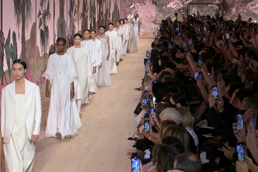 Greek goddesses at Dior couture show
